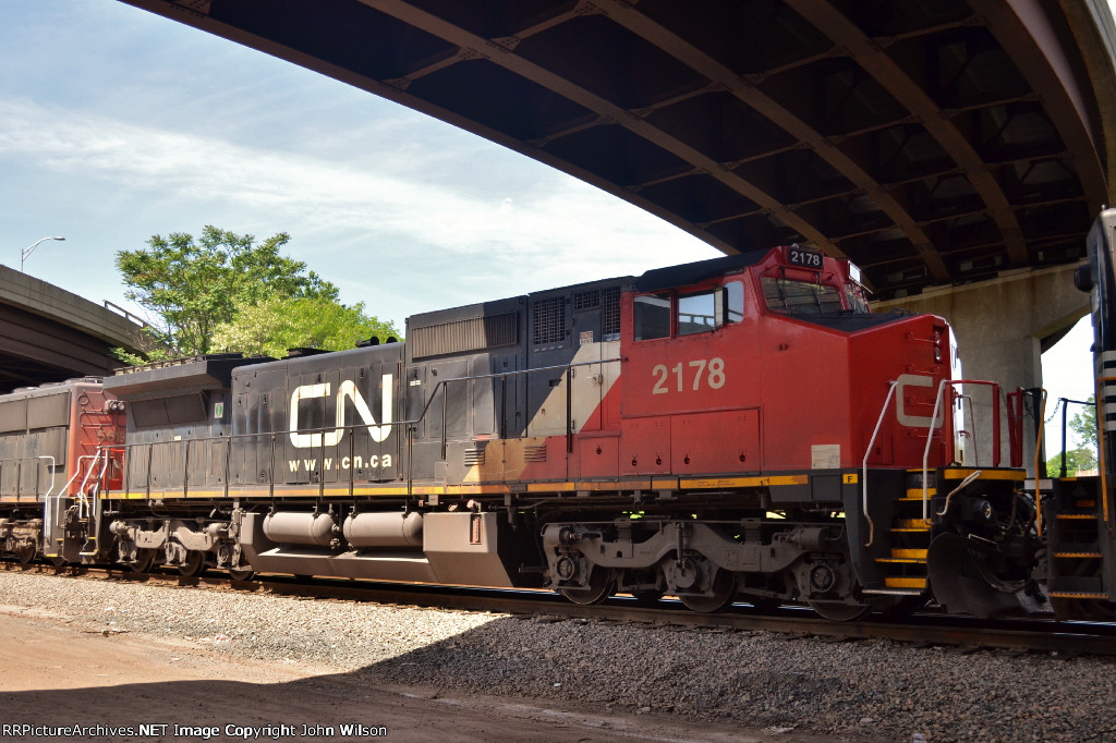 CN 2178